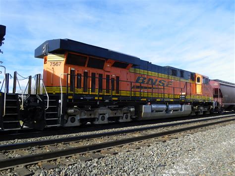 Bnsf Es44dc 7567