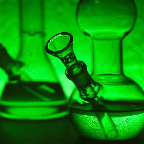 6 Different Types Of Bong A Guide For Bong Enthusiast The Grassdoor