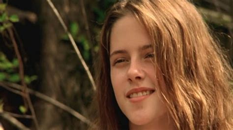 Kristen Stewart And Alia Shawkat Are The Wrong Girls In New Comedy