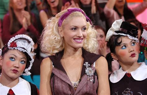Why Gwen Stefani Should Be Booted From The Voice Some Fans Say