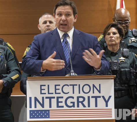 Photo Governor Desantis Holds A Press Conference In Broward Florida