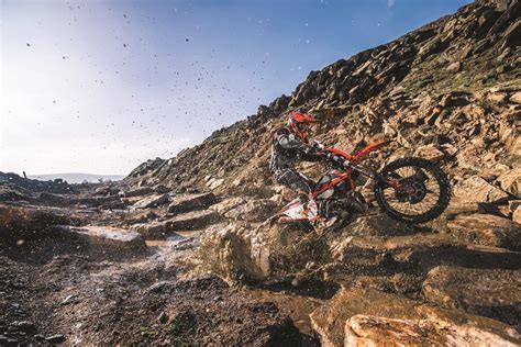 Ktm Unveils Worlds First 2 Stroke Fuel Injection Ktm Sportmotorcycle Uk