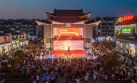 江苏宿迁：惠民演出丰富百姓夜生活 人民图片网