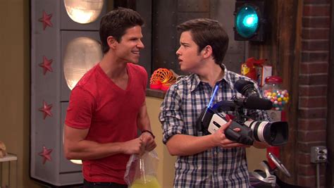 Auscaps Daniel Booko Shirtless In Icarly 4 07 Ihire An Idiot