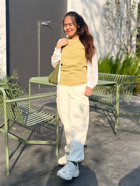 ดูไอเดียสไตล์การแต่งตัวสำหรับ「เสื้อยืด U คอกลม แขนสั้น、เสื้อคาร์ดิแกน กันยูวี Uv Protection คอ