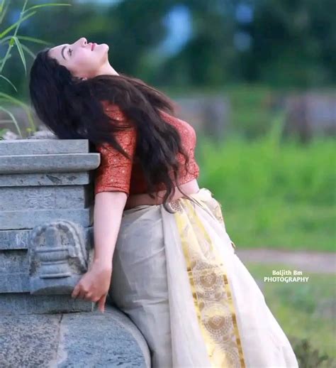 ഹണി റോസ് Photos And Images 12437 Filmibeat Malayalam