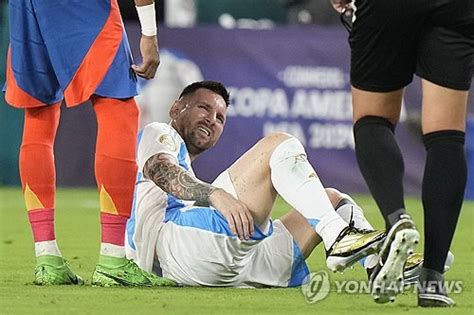 발목 퉁퉁 부은 메시 벤치서 끝내 오열결승전서 66분 부상 Out 코파 아메리카