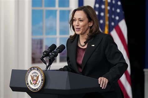 Making History Harris Briefly Becomes First Us Woman To Hold
