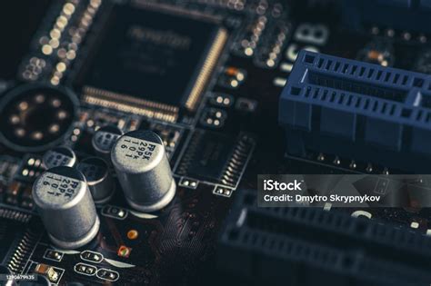 Sirkuit Catu Daya Cpu Pada Motherboard Mosfets Kapasitor Solidstate