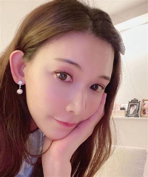 林志玲曬兒時照 媽媽年輕時「撞臉孫藝真」 台影最搶鏡 娛樂 世界新聞網