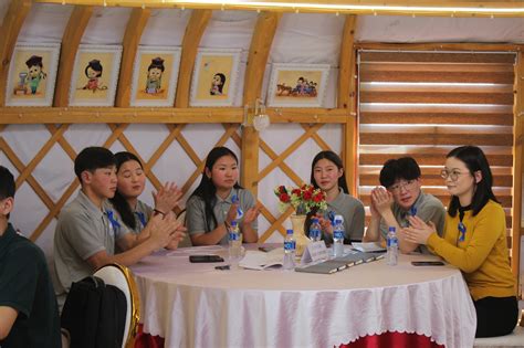 Хэрлэн голын сав газрын захиргаа Хан Хэнтий сургуулийн Залуу байгальчид баг Facebook