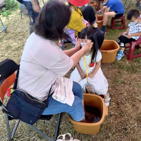 「慢飛環保嘉年華」幫母親洗腳 戴耀賽：讓家人體會媽媽是家裡最重要的人