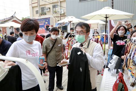 黃偉哲叫賣豆花 歡迎民眾來赤嵌朋派生活節吃喝走逛 好視新聞網