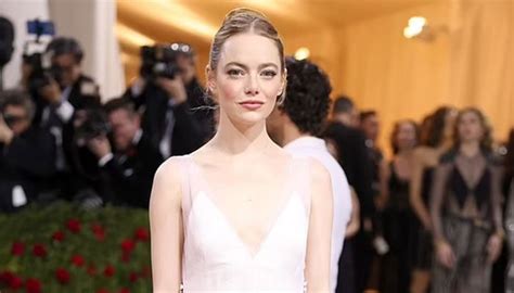 Emma Stones Poor Things Gets Eight Minute Standing Ovation For Daring Scenes