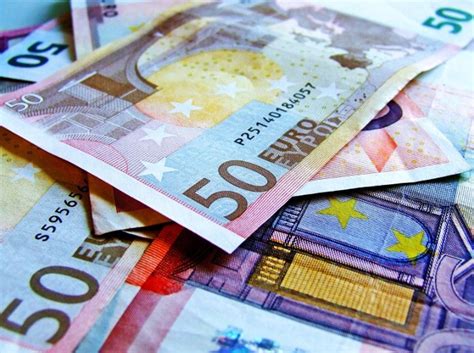Płaca minimalna w różnych krajach Porównaj zarobki w Unii Europejskiej