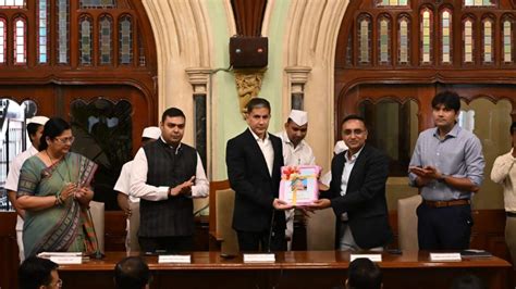 In Photos Municipal Commissioner Bhushan Gagrani Presents Budget At