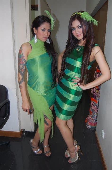 New Hot Women Toket And Memek Sexy Putri Penelope Tattoo