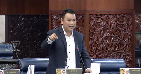 Pas Hypocrites For Announcing Former Umno Assemblymans Membership