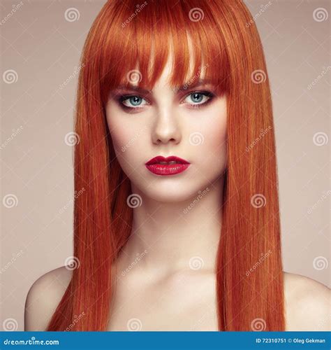 Retrato Da Mulher Sensual Bonita Penteado Elegante Imagem De Stock