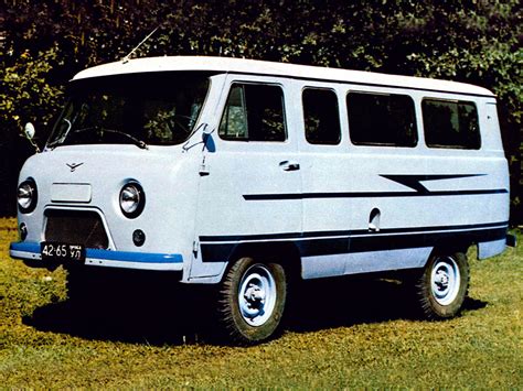 Автомодельное бюро: УАЗ-452В