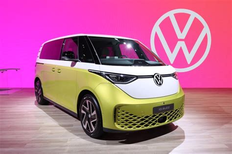 2022 洛杉磯車展現場直擊：volkswagen Id Buzz 以未來復古設計重返北美 Mpv 市場！ Carstuff 人車事