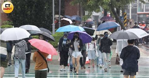 中秋連假遇「低壓雨彈」攪局！這天迎首波東北風 恐有熱帶系統發展 生活 Ctwant
