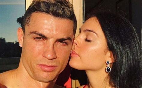 Cristiano Ronaldo dedica golo ao filho que morreu e emociona se Vídeo