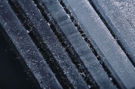 높은 배율에서 부드러운 초점에 오래된 플라스틱 표면배경 두꺼운 먼지 층으로 덮인 장비 표면 먼지에 대한 스톡 사진 및 기타 이미지 Istock