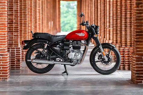 Royal Enfield Bullet 350 Standard Maroon And Standard Black On Road