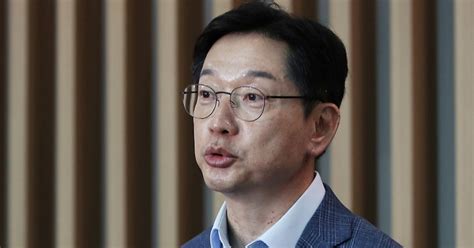 김경수 대통령에 대한 자진사퇴 요구는 자초한 일