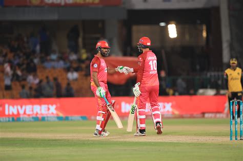 Alex Hales And Sohaib Maqsood S Partnership Put United On Course