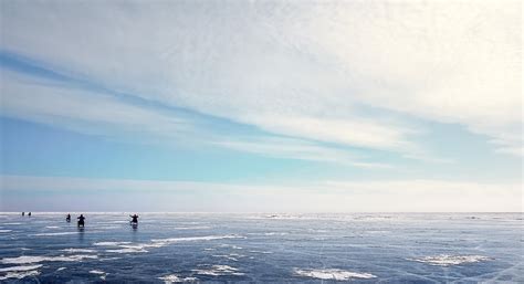 ロシアの世界遺産バイカル湖神秘的な氷の世界の見どころを解説 NEWTニュート