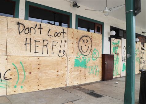 Fort Lauderdale Police Arrest 9 People Caught On Camera Looting