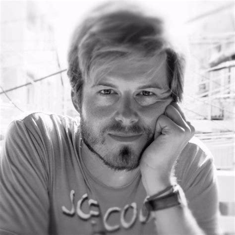 About Tom Flack Medium