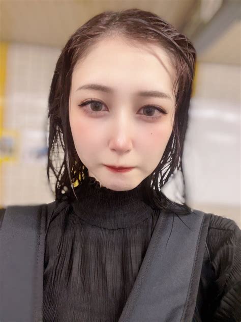 ねねの日常🐻‍ ️ On Twitter 一瞬で傘壊れてシャワー後みたいになってむり