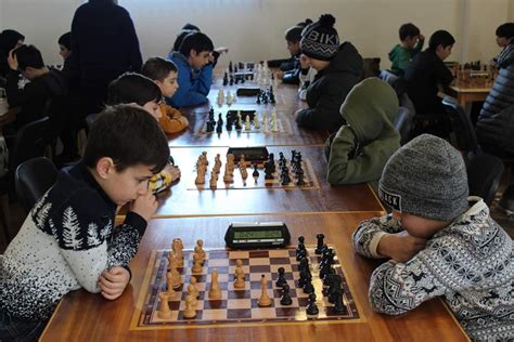 თელავში ჭაბუკთა და გოგონათა შორის ჭადრაკის რეგიონული ჩემპიონატი ჩატარდა Knews Ge