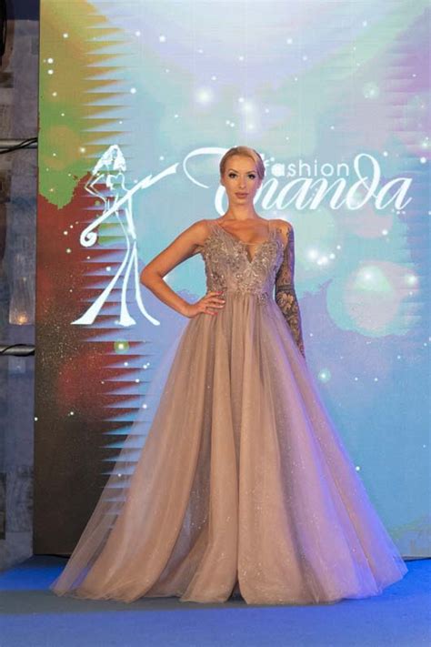 Модна къща Tianda представи бутикова колекция рокли Fashion Bg