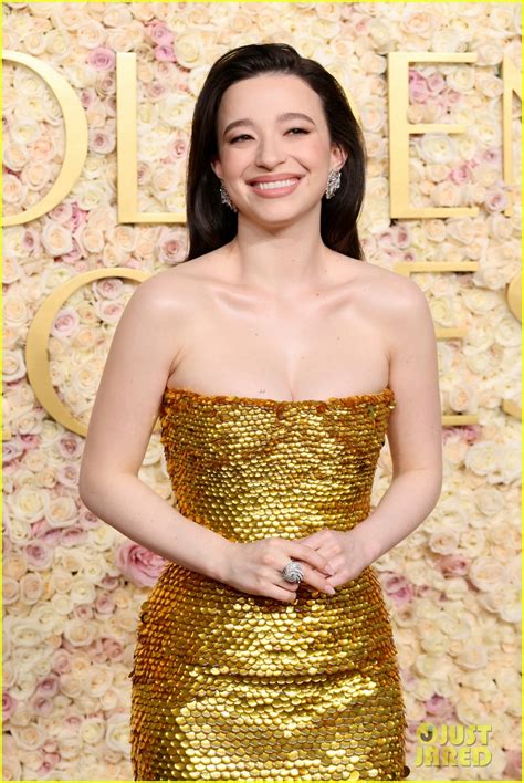 Mikey Madison Is Golden Goddess At Golden Globes 2025 Photo 5112741
