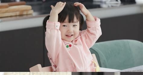 이정현 딸 서아 요리하는 엄마에 하트 애교 ‘심쿵 편스토랑