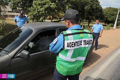 Los conductores deben conocer y cumplir la Ley de Tránsito