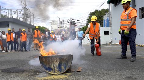 Brigadistas Del IDOPPRIL Aprenden Sobre Manejo De Extintores