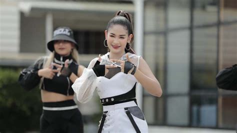 บันเทิง ‘เบลล์ นิภาดาจัดเต็มโชว์สเต็ปแดนซ์ เพลง‘ขอฟ้าจัดสรร