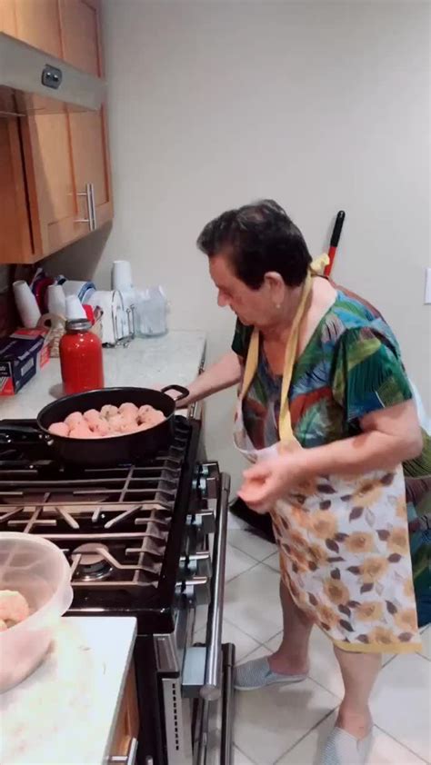 Antonio Nnonnapiaa On Tiktok Making Meatballs With Nonna Pia 👵 🇮🇹