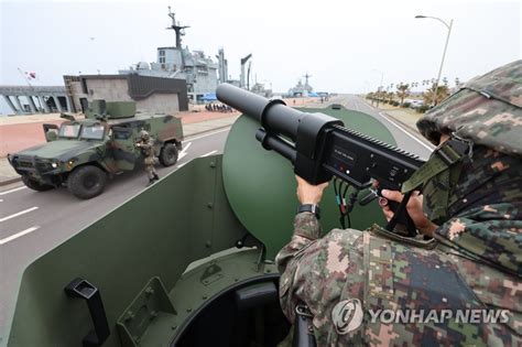 테러 드론 꼼짝 마…안티드론건으로 요격