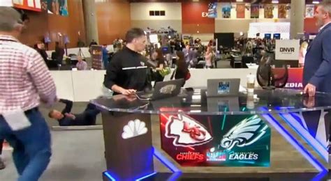 Chris Simms Fell To The Ground While Covering Super Bowl 57