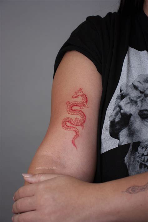 Тату дракон на руке Тату дракон для девушек 100 татуировок и эскизов на нашем сайте заходи