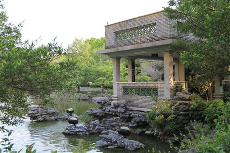 Lingnan Garden Lai Chi Kok Park Hong Kong Oct Stock Image Image Of Reflective