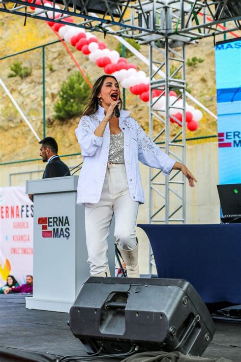 Nilay Dorsa Performansıyla Büyüledi Moda Dergi Tv