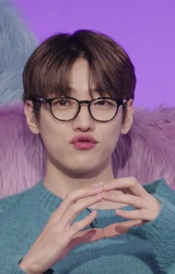 쌀강아지ʚ ̈ɞ On Twitter 자신 있는 입술 포즈 👄
