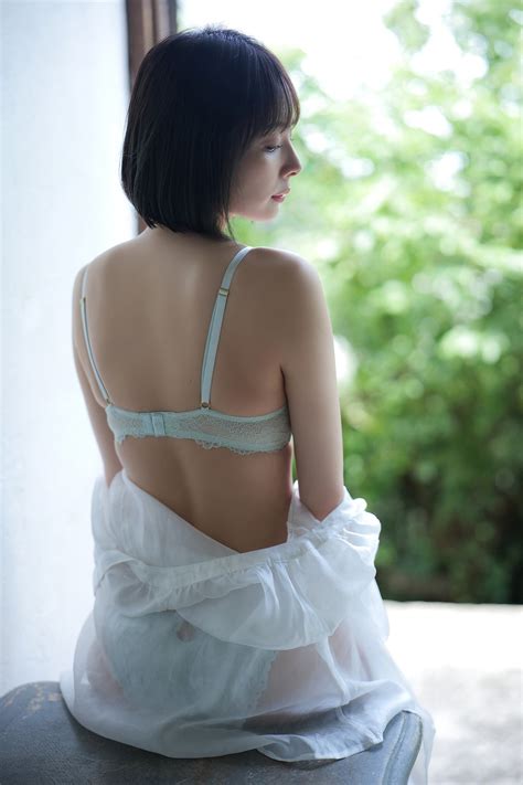 岡田紗佳 おかぴーの森へようこそ 週刊ポストデジタル写真集 微图坊